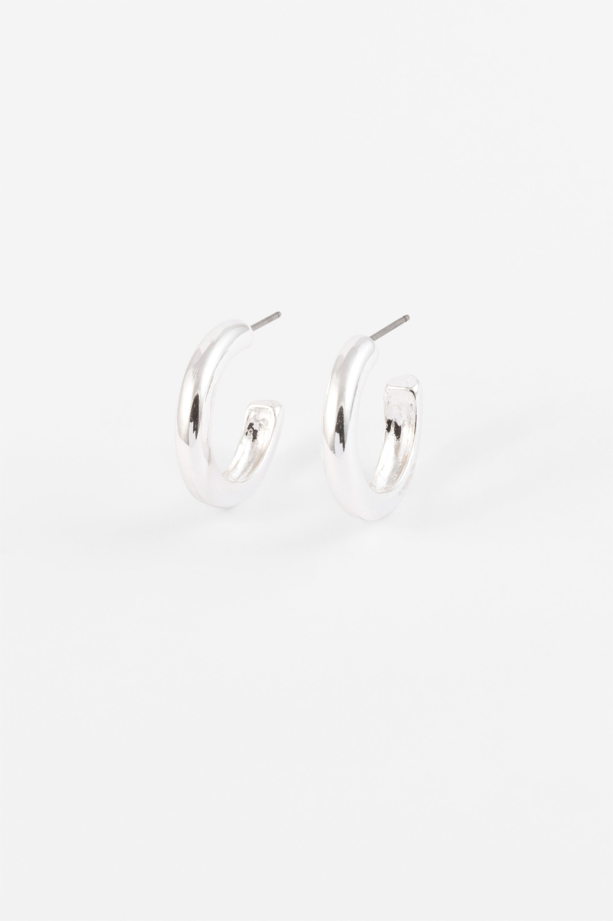 SILVER MEDIUM THICK C SHAPED HOOP