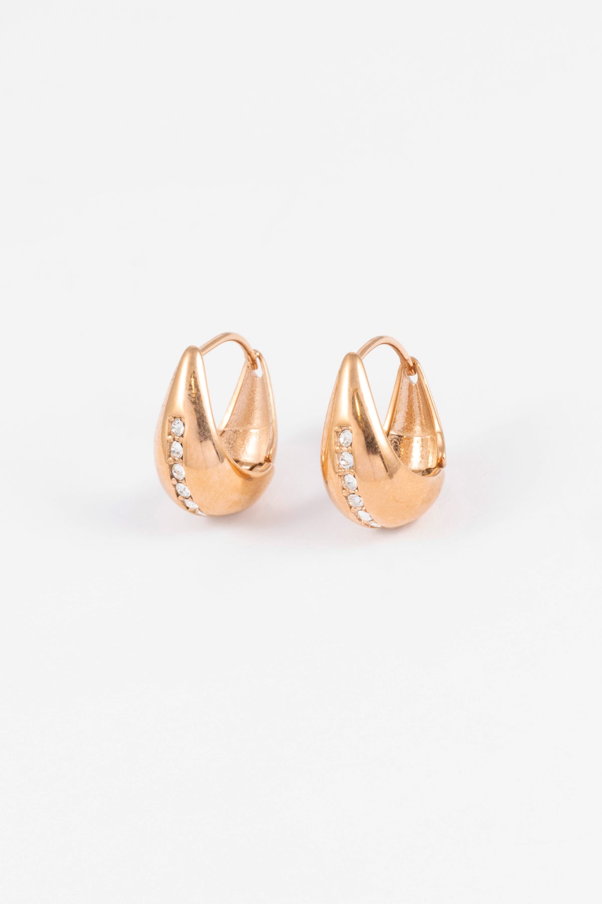 RG WITH CENTER DIA STONES HUGGIE EARRING