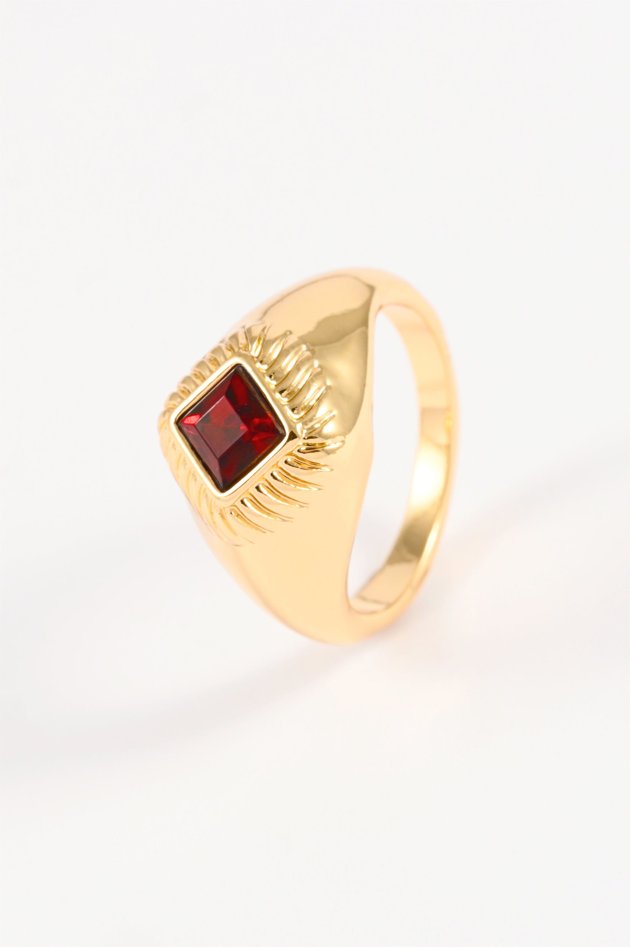 GOLD ETCHED RHOMBUS STONE RING S-M