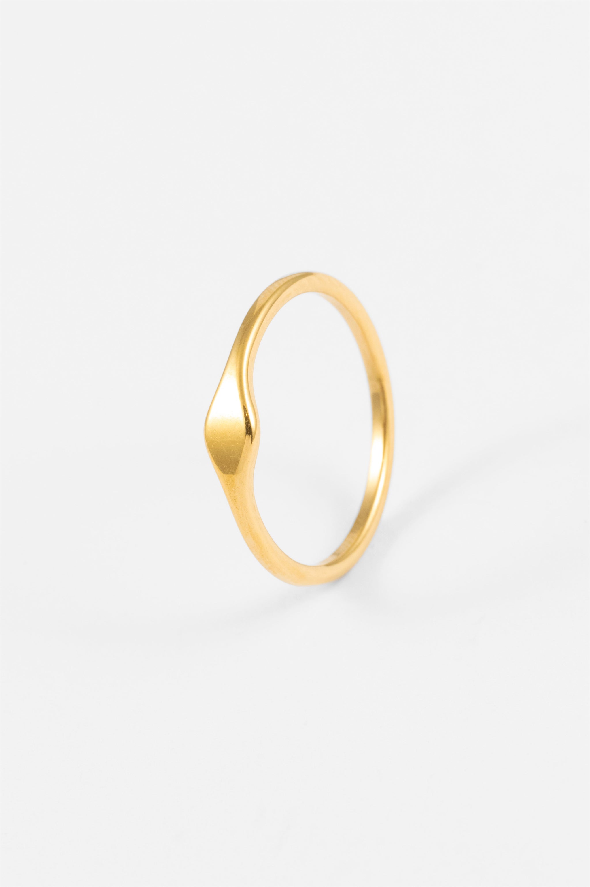 GOLD FINE ROUND SIGNET RING - SM